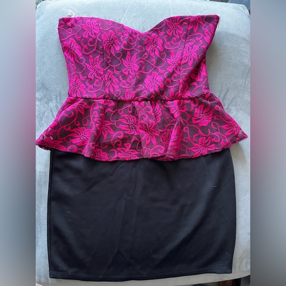 Modcloth | Dresses | Nwot Modcloth Pink Lace Black Peplum Strapless ...